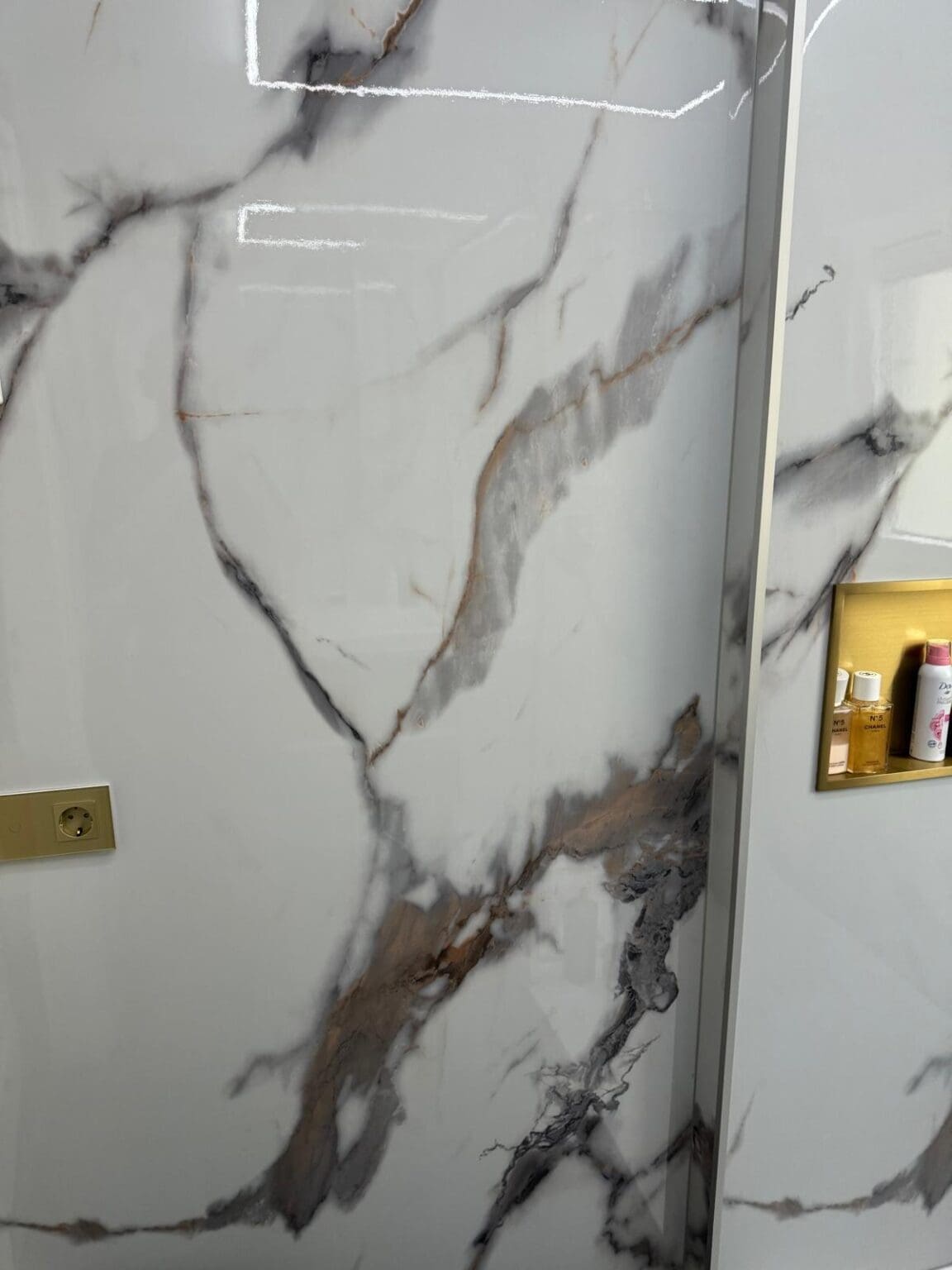 Marmer Gold Carrara Wandpaneel 260x122 - Ideaal voor Thuis