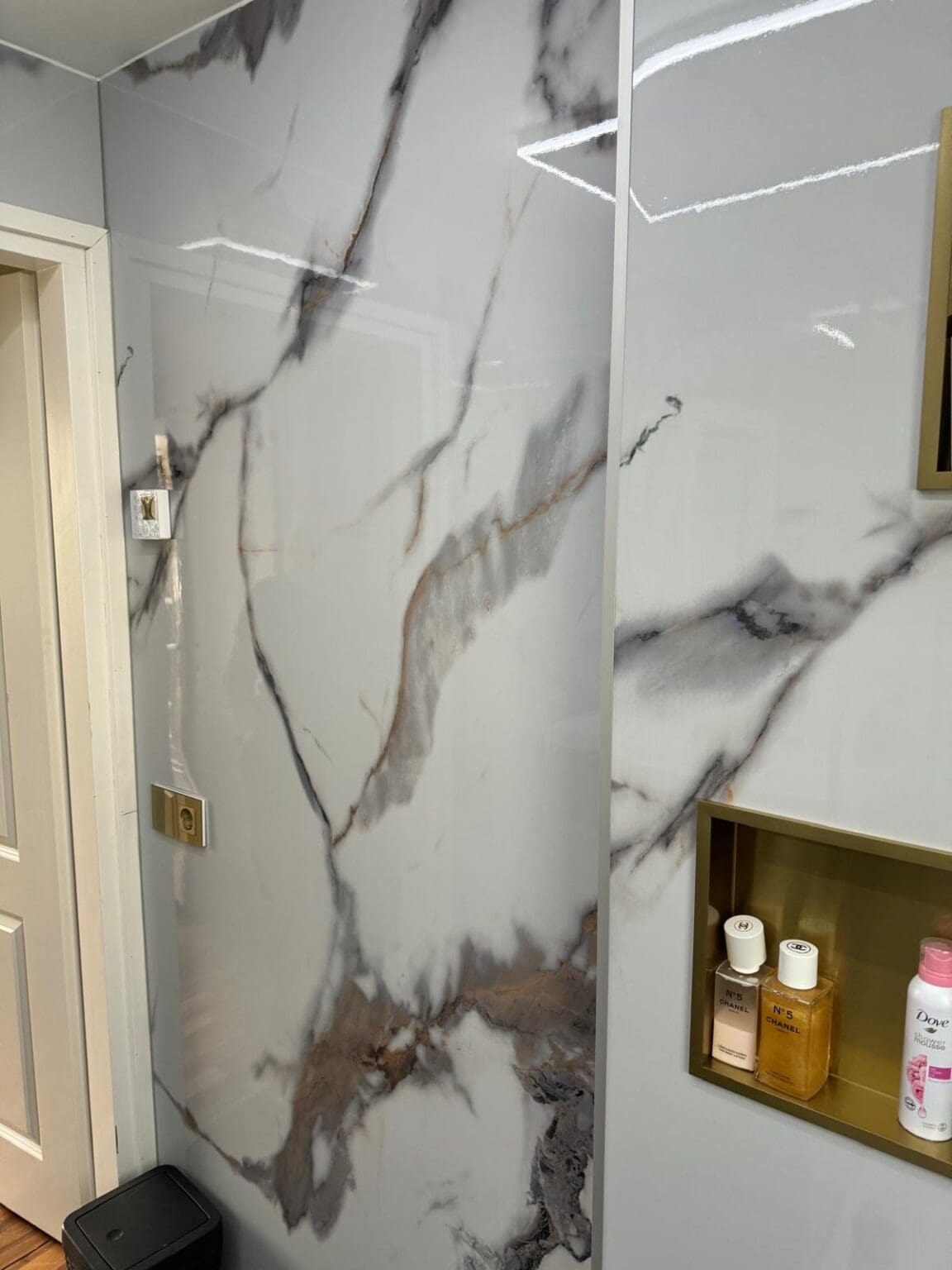 Marmer Gold Carrara Wandpaneel 260x122 - Ideaal voor Thuis